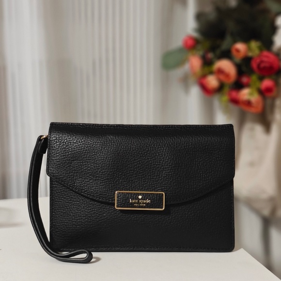 kate spade | Bags | Nwt Kate Spade Mollie Braxton Place Wristlet Clutch ...